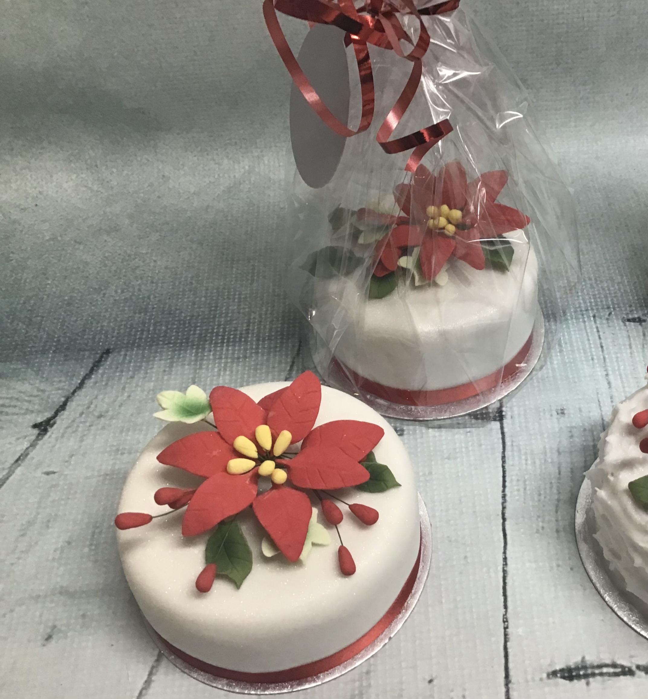 Fondant Iced - Round Rich Fruit Christmas Cake (4”) | Sugar & Ice
